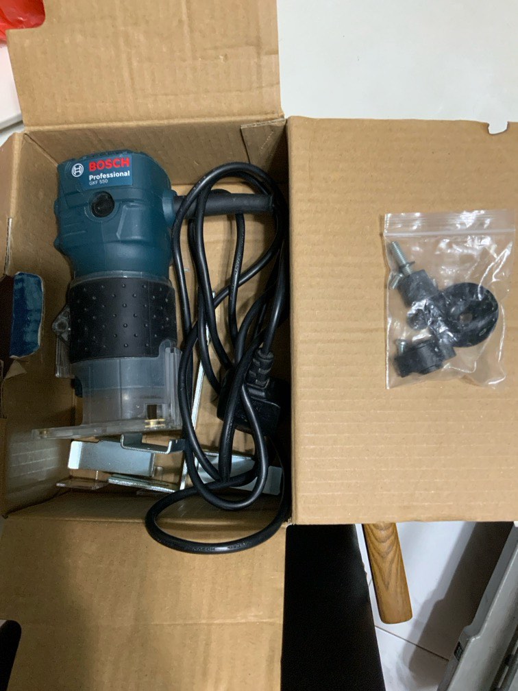 Bosch Professional Router GOF 100, TV & Home Appliances, Other Home ...