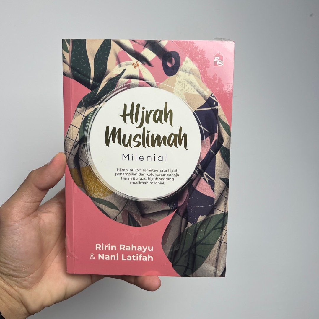 Buku Hijrah Muslimah milenial, Hobbies & Toys, Books & Magazines ...