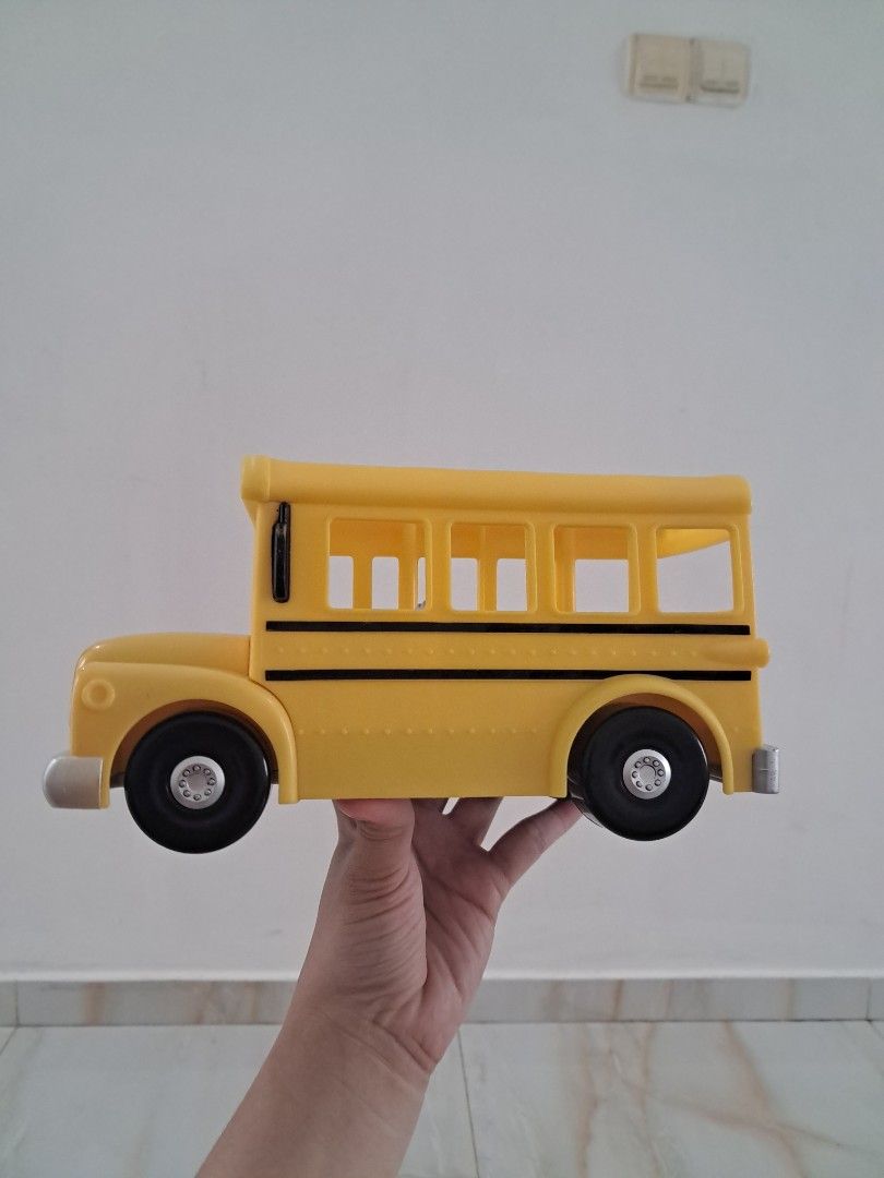Bus cocomelon, Toys & Collectibles, Mainan di Carousell
