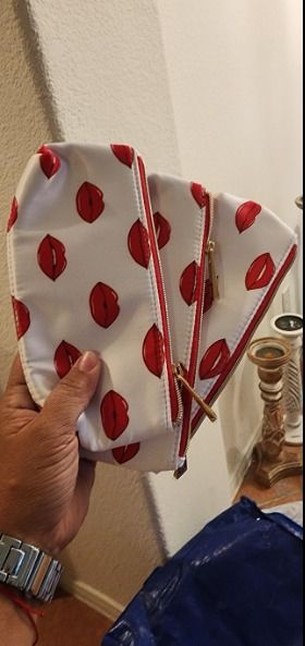 Estee Lauder Lip pouch, Luxury, Bags & Wallets on Carousell