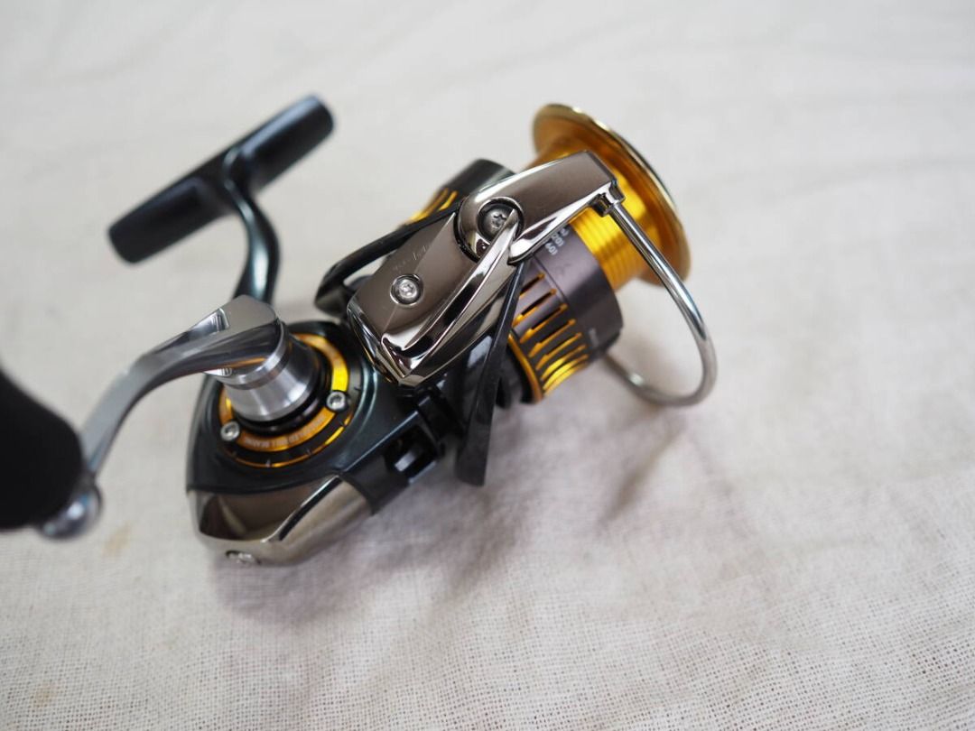 Excellent condition Daiwa 16 Certate 2500 made in Japan, Sports ...