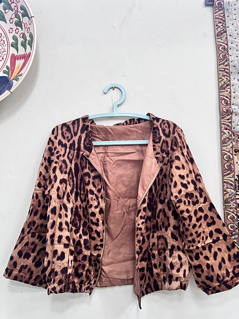 Leopard Jacket, Fesyen Wanita, Pakaian Wanita, Baju Luaran di Carousell