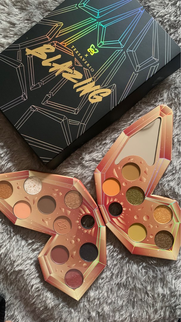 MOTHER OF PEARL MOP BEAUTY 15 Shades Haute Holochrome Eyeshadow Palette ...