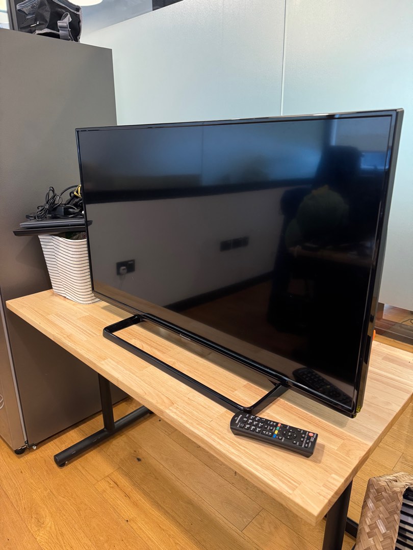 Panasonic 40 inch TV, TV & Home Appliances, TV & Entertainment, TV on ...