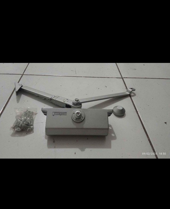 Penutup pintu otomatis merk deckson, Barang Yang Dicari di Carousell