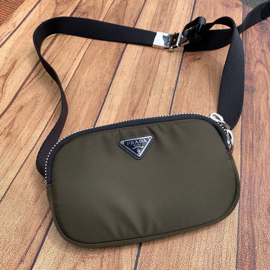 PRADA, Barang Mewah, Tas & Dompet di Carousell