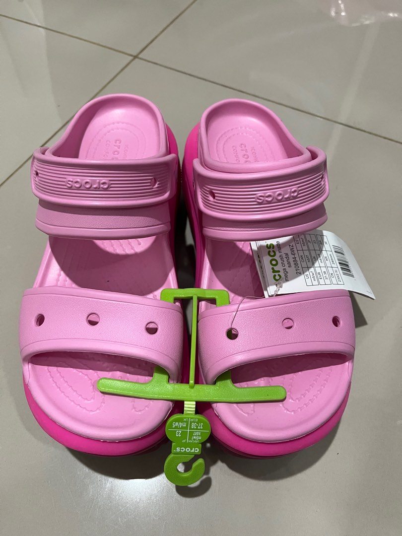 Sendal Crocs Mega Crush, Fesyen Wanita, Sepatu di Carousell