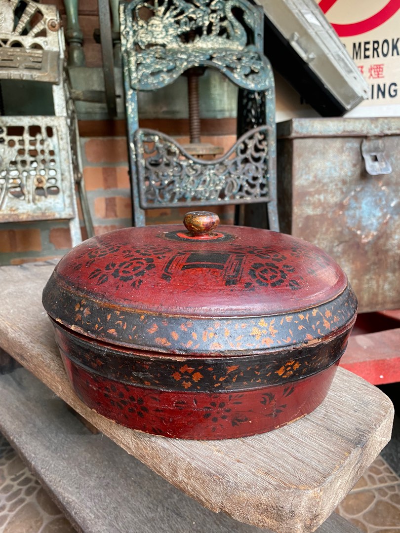 Tabak Kayu Baba Nyonya Antik, Hobbies & Toys, Collectibles ...