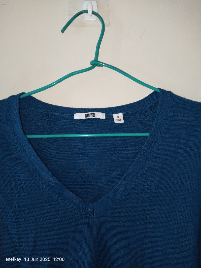 Uniqlo Knitwear (MINOR DEFECT), Women's Fashion, Coats, Jackets and ...