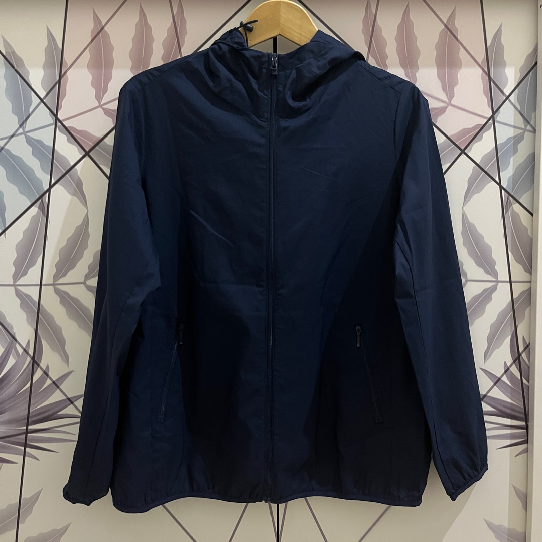 UNIQLO Parasut Running navy Sz XL pocketable, Fesyen Wanita, Pakaian ...