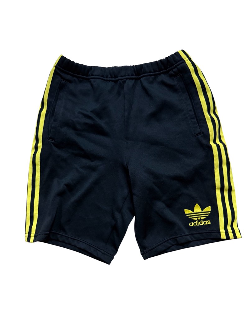 VINTAGE ADIDAS SHORT PANTS, Men's Fashion, Bottoms, Shorts on Carousell