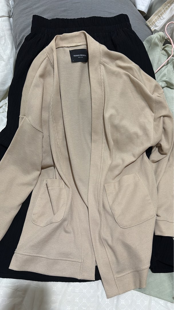 Berrybenka outer, Fesyen Wanita, Pakaian Wanita, Baju Luaran di Carousell