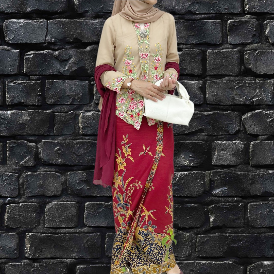 Kebaya Baba Nyonya (Xs) + Kain Lipat Batik (S), Women's Fashion ...