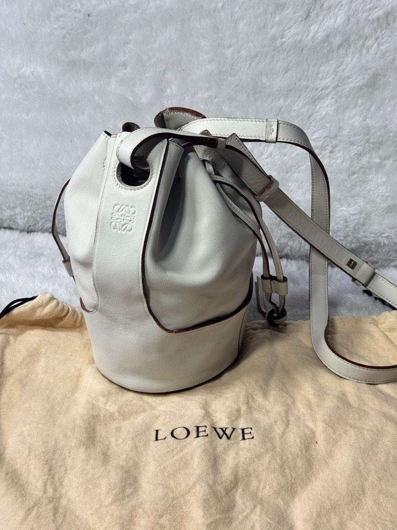 Loewe Balloon Small Leather Bucket Bag, Barang Mewah, Tas & Dompet di ...