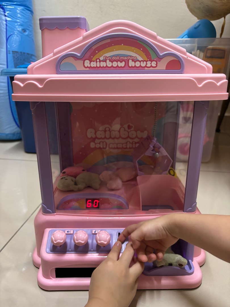 Mini claw machine with soft toys, Hobbies & Toys, Toys & Games on Carousell