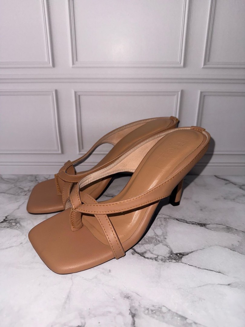 Sepatu High Heels Bien Coklat Size 36 cm, Fesyen Wanita, Sepatu di ...