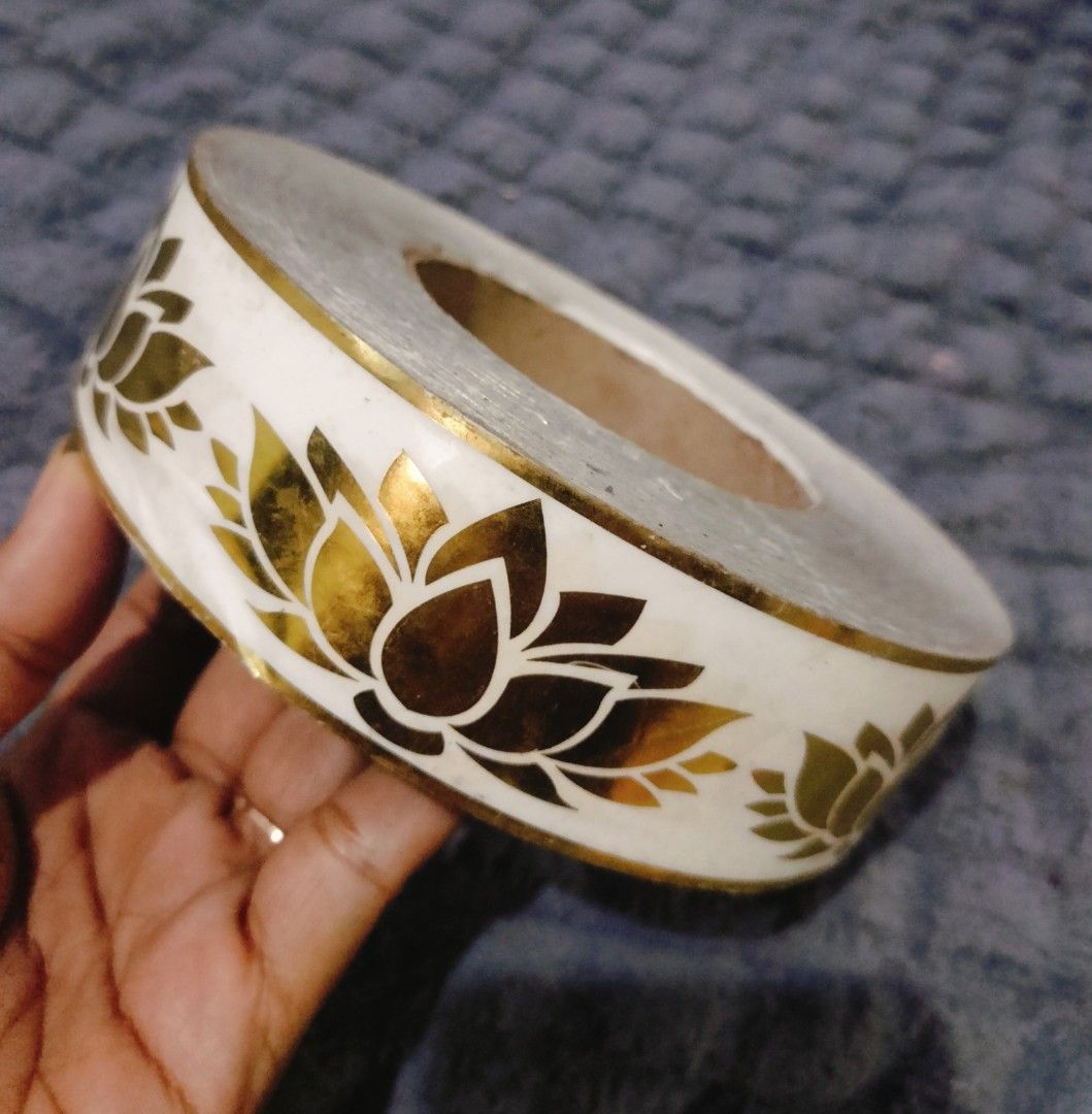 Sticker list dinding bunga teratai peti, Perabotan Rumah di Carousell