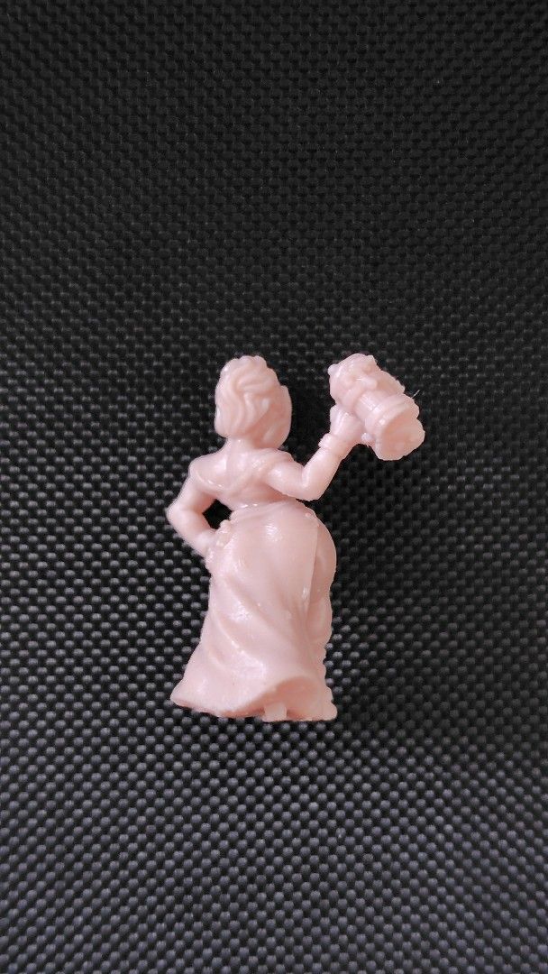 Beer Waitress. High resolution & precision 3d printed 1/72 scale figure ...
