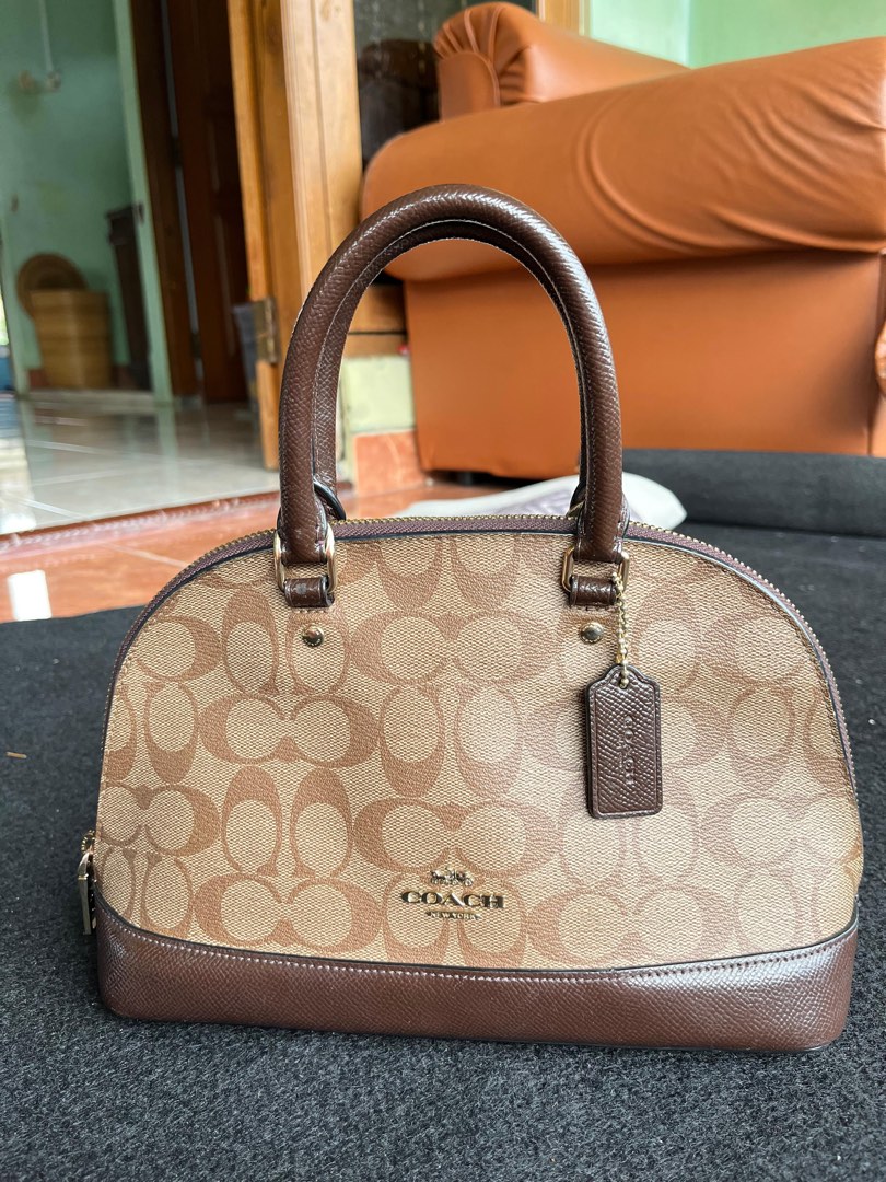 Coach alma, Barang Mewah, Tas & Dompet di Carousell