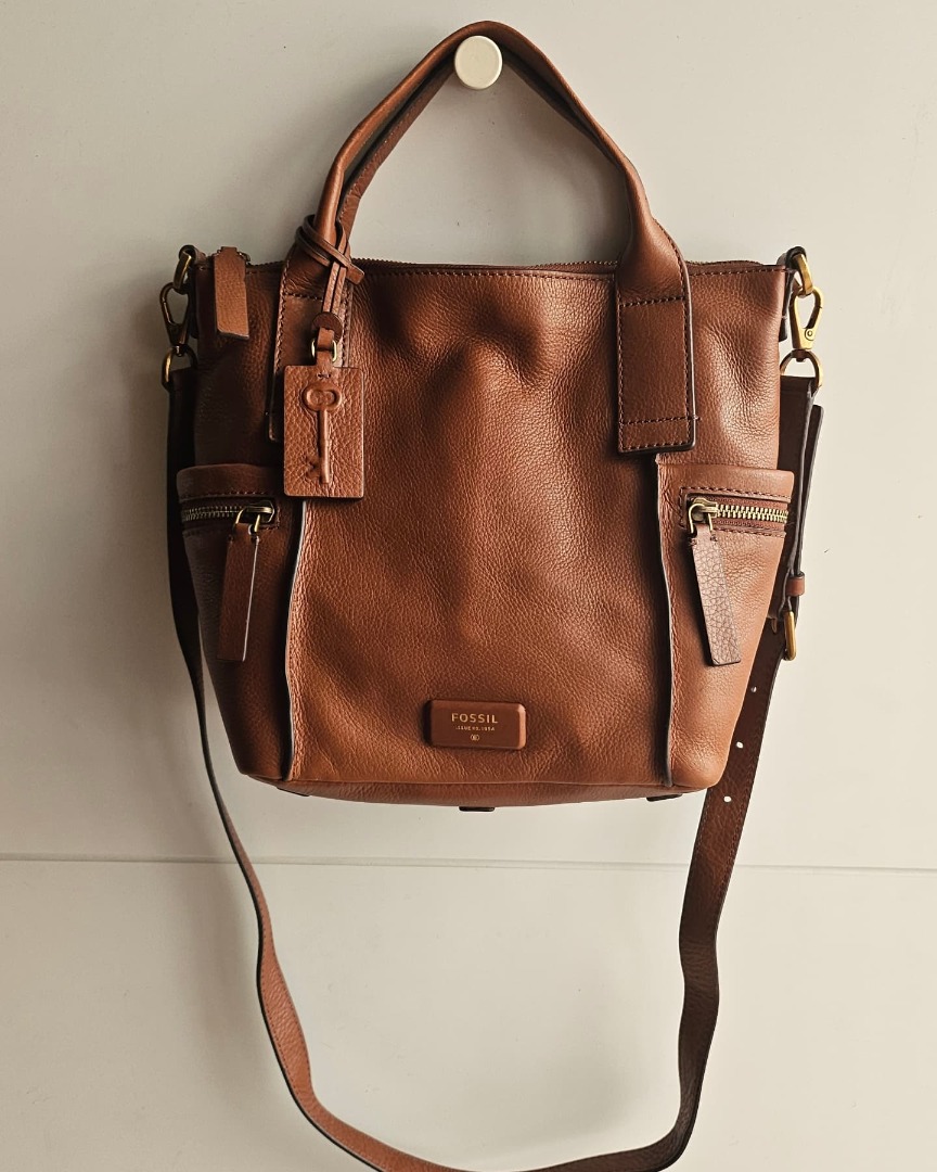fossil Emerson Medium Brown, Barang Mewah, Tas & Dompet di Carousell