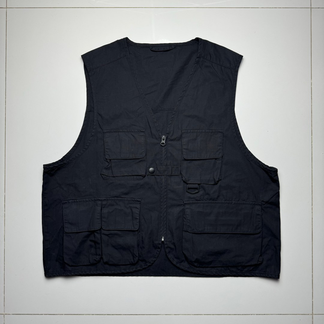 GU Utility Vest, Men's Fashion, Tops & Sets, Vests on Carousell