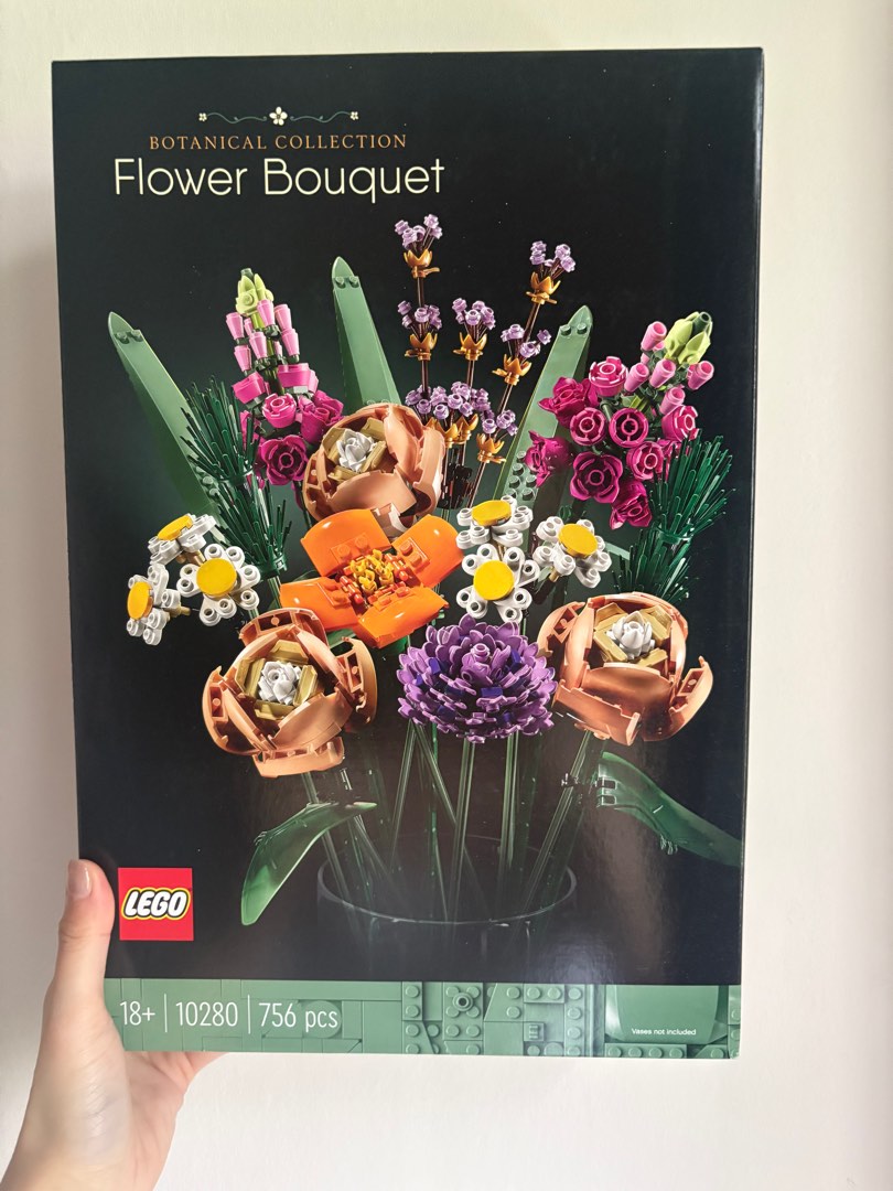 LEGO Botanical Collection Flower Bouquet, Hobbies & Toys, Toys & Games ...