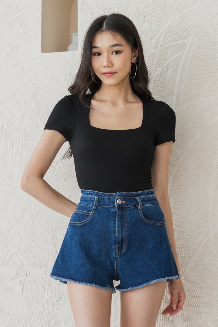 *Lite* [REGULAR] Lyla Queen Anne Top (Black), Women's Fashion, Tops ...