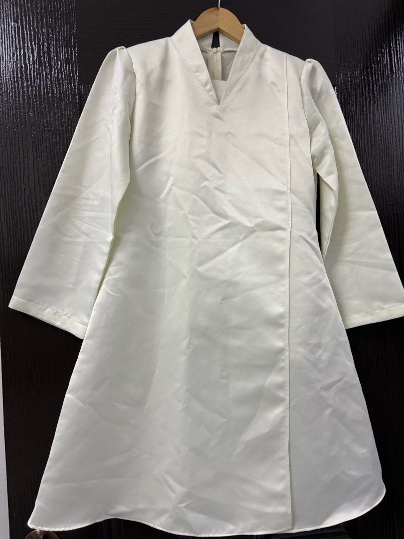 Nikah Attier, Women's Fashion, Activewear on Carousell
