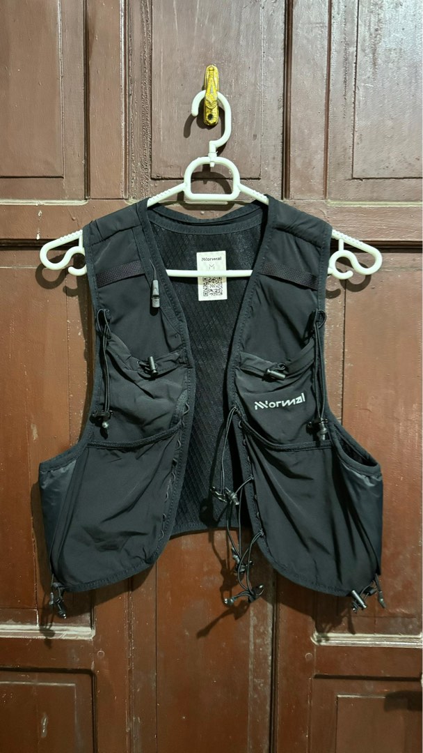 Nnormal Vest Trail Run size M, Olah Raga, Perlengkapan Olahraga Lainnya ...