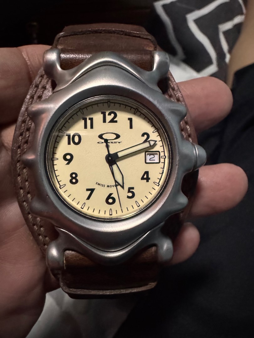 oakley watch, Men's Fashion, Watches & Accessories, Watches on Carousell