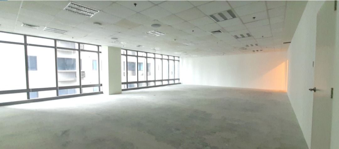 Office Space for Rent in BGC, Fort Bonifacio City along 25-26th Street ...
