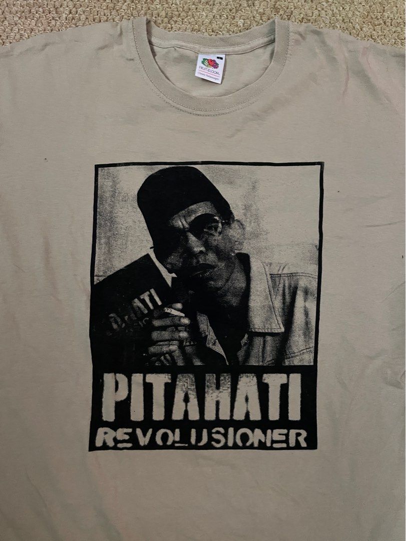 PITAHATI REVOLUSIONER OFFICIAL BAND T-SHIRT, Men's Fashion, Tops & Sets ...