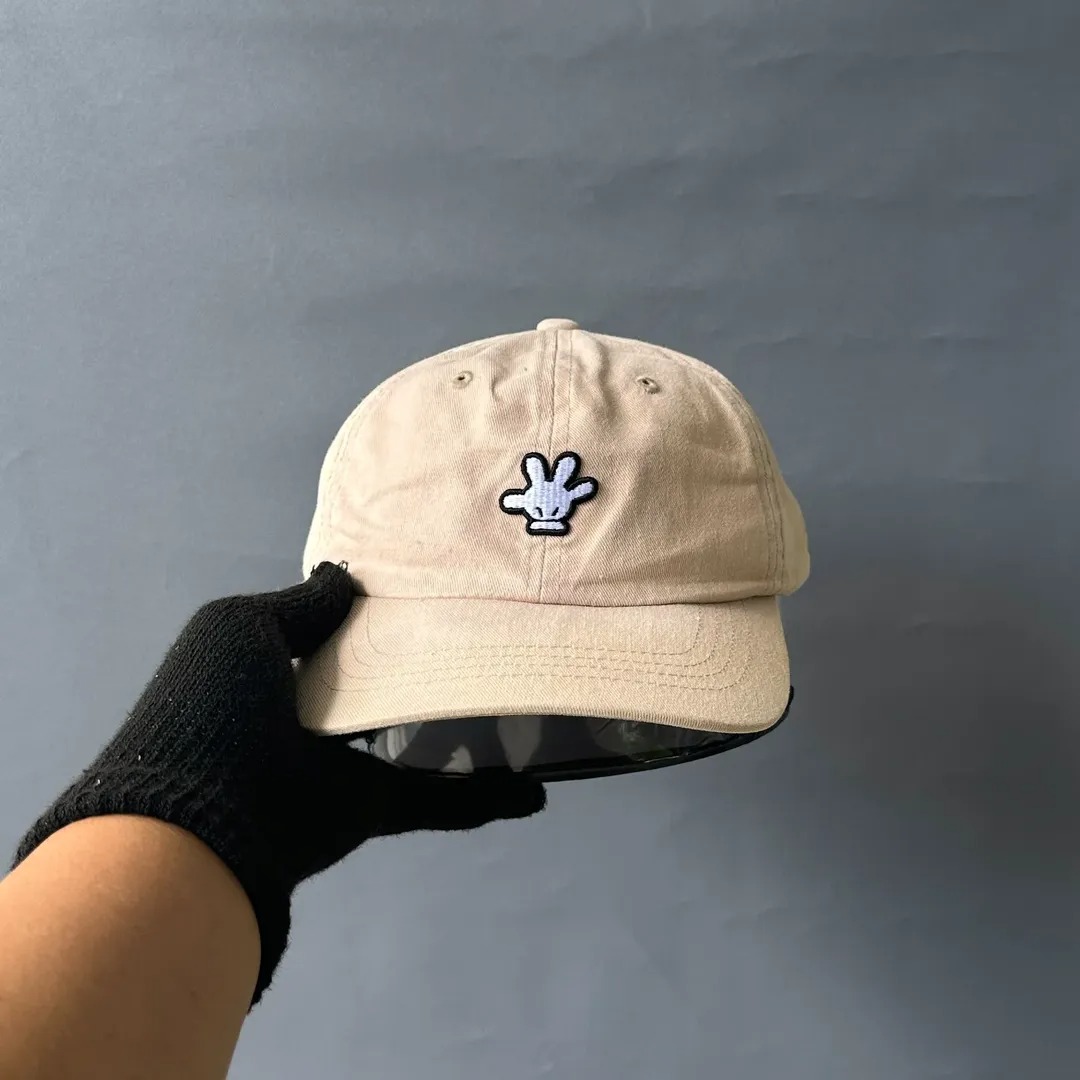 Topi Simple Cap MICKEY HANDS Cream, Fesyen Pria, Aksesoris, Topi di ...
