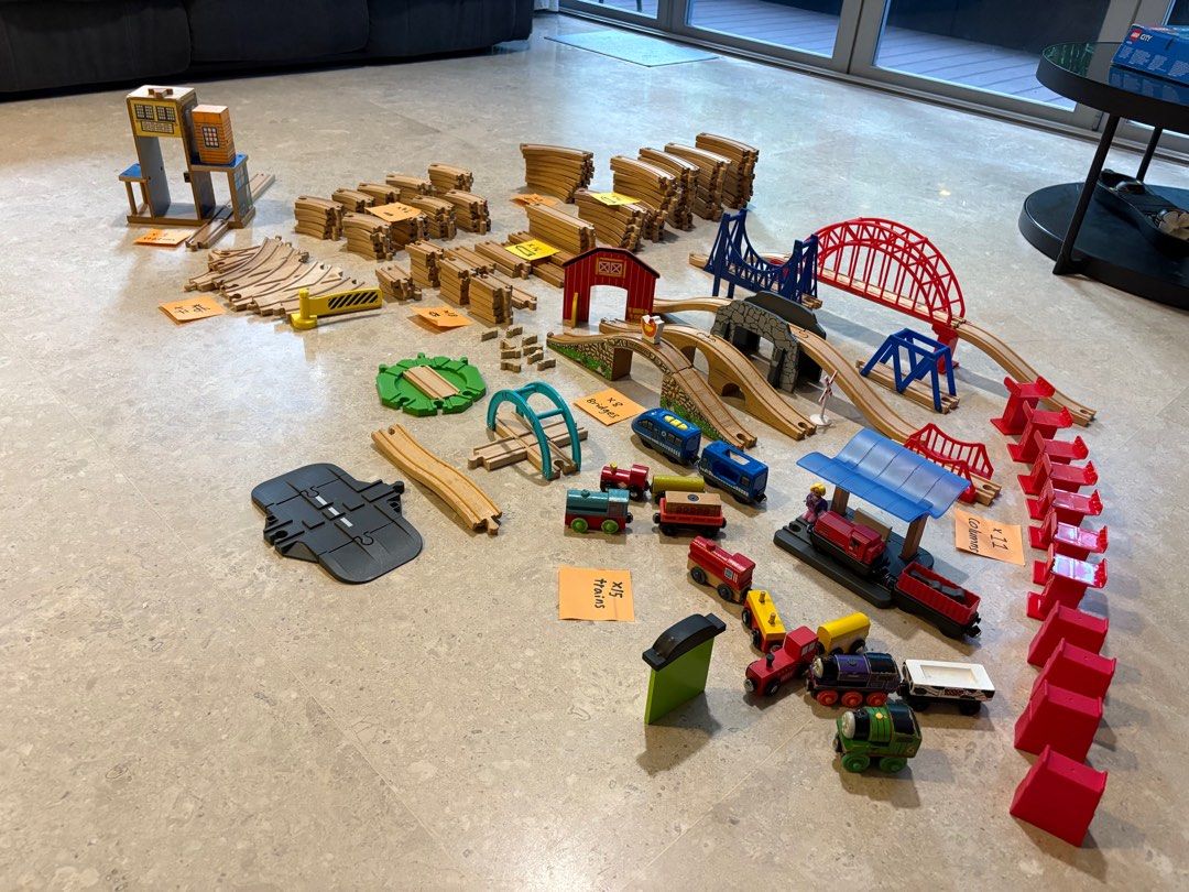 Train track for hours of fun!, Hobbies & Toys, Toys & Games on Carousell