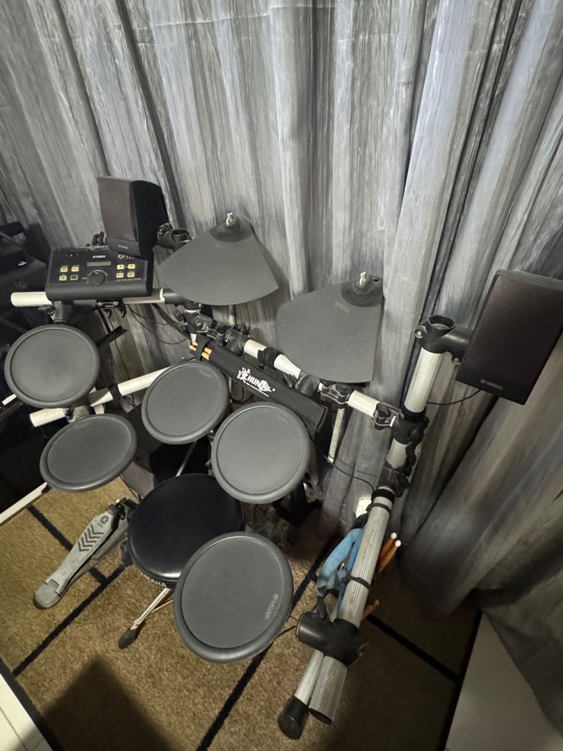 YAMAHA DTX 500 Electric Drumset, Hobbies & Toys, Musical Instruments on ...