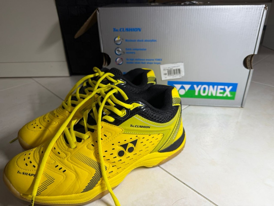 Yonex Aero Comfort Sn44 Yellow, Sports Equipment, Other Sports ...
