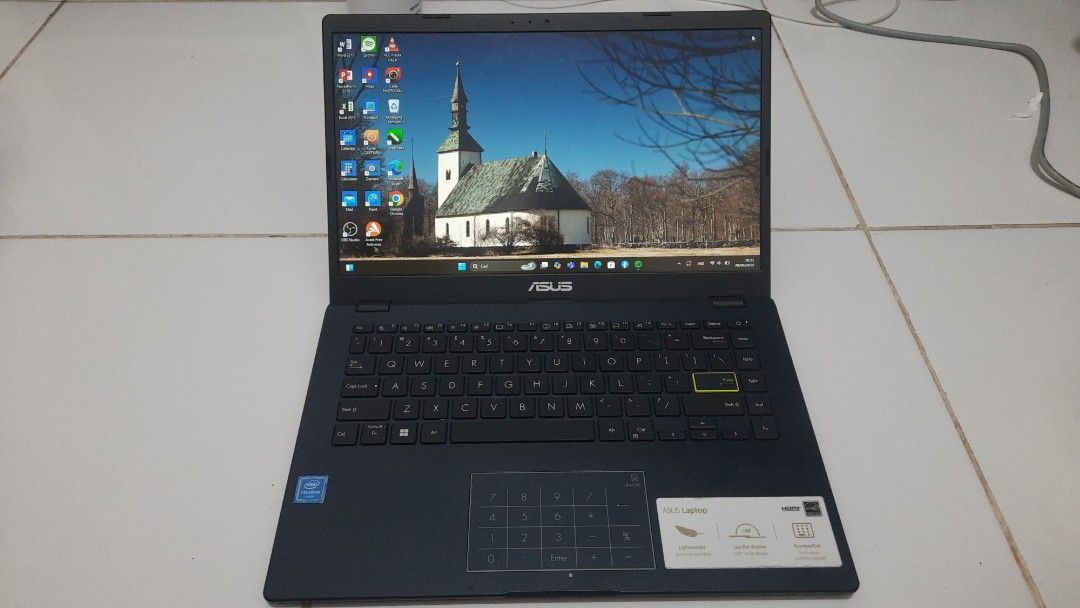 LAPTOP ASUS E410MA, Elektronik, Lainnya di Carousell