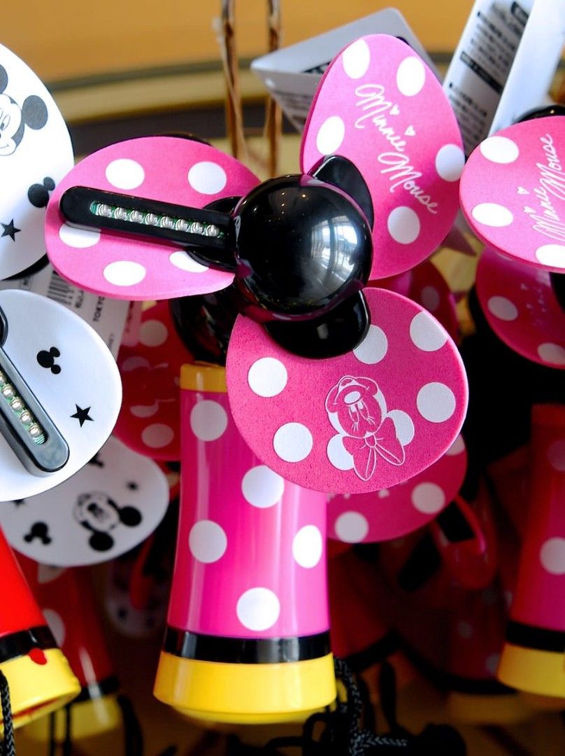 Minnie hand fan Tokyo Disneyland, Barang Yang Dicari di Carousell