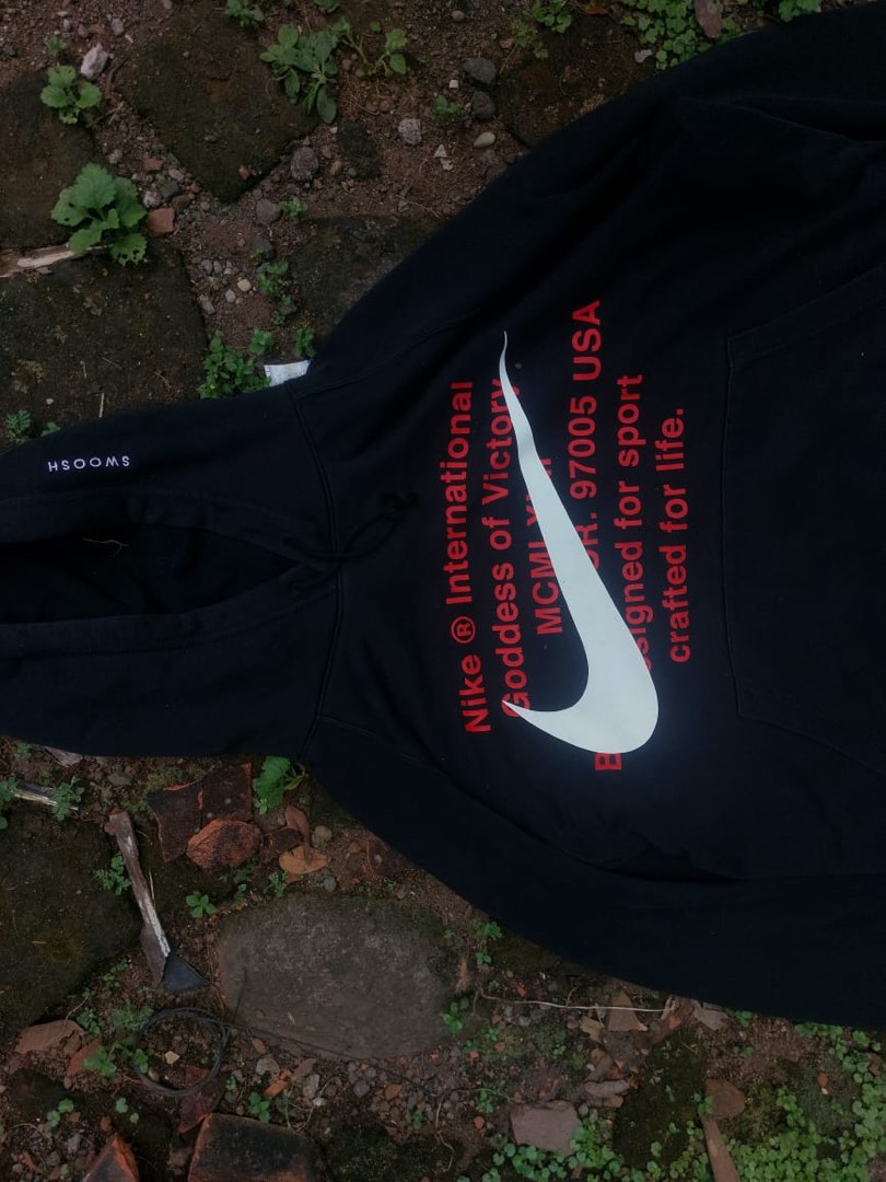 nike international xxl, Fesyen Pria, Pakaian , Baju Luaran di Carousell