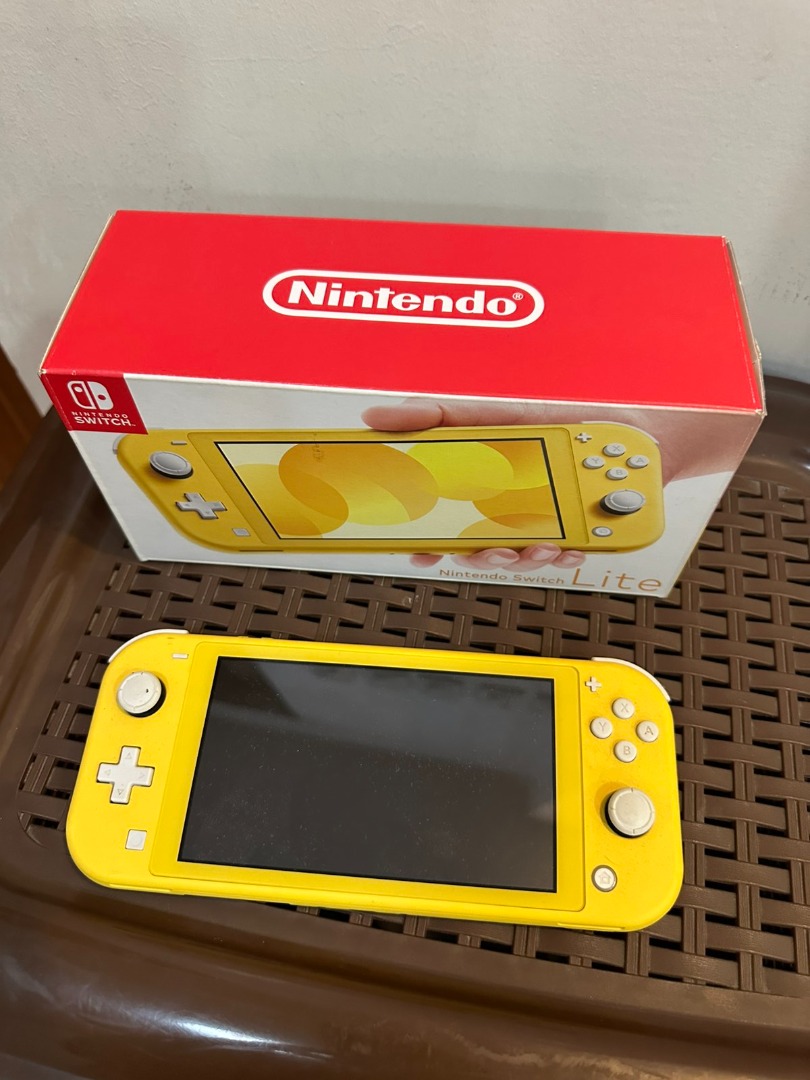 Nintendo Switch Lite [Yellow Variation], Video Gaming, Video Game ...