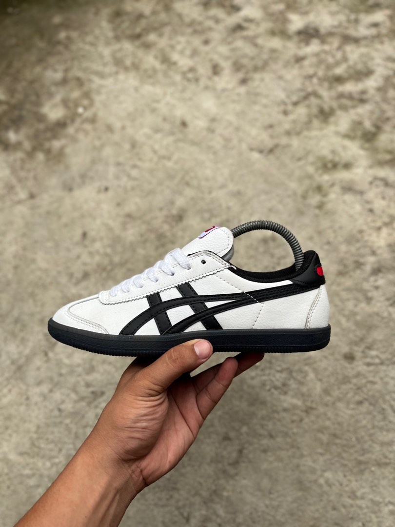 Onitsuka Tukoten panda, Women's Fashion, Footwear, Sneakers on Carousell