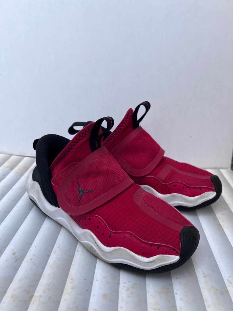 Sepatu Nike Jordan ukuran 32 warna Merah, Fesyen Pria, Sepatu ...