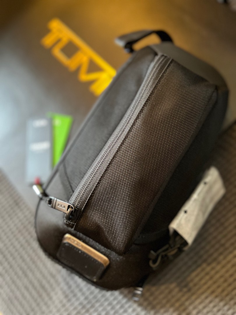 Tumi ALPHA 3 ESPORTS PRO SLING, Luxury, Bags & Wallets on Carousell
