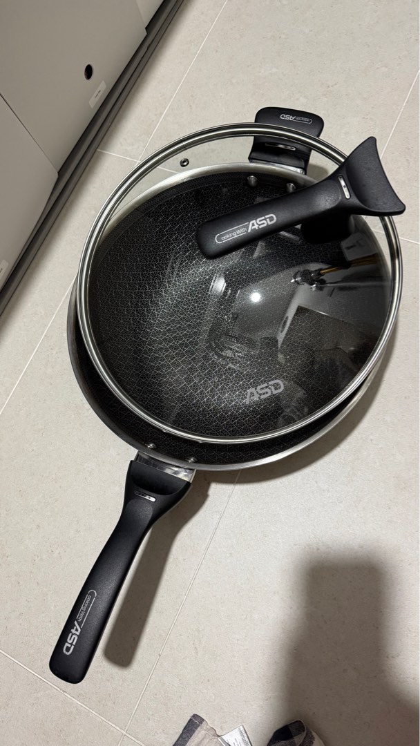 32cm ASD Wok with Glass Lid, Furniture & Home Living, Kitchenware ...