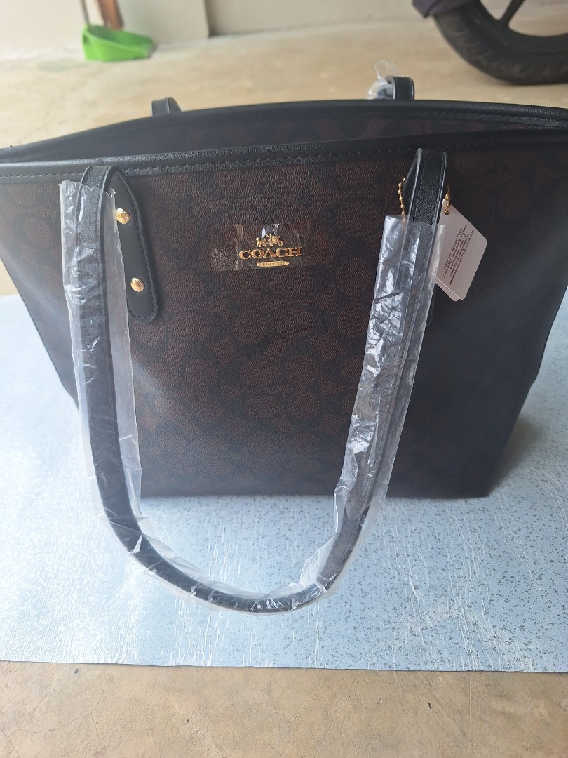 COACH Dark Brown Tote Bag (CLASS A), Luxury, Bags & Wallets on Carousell