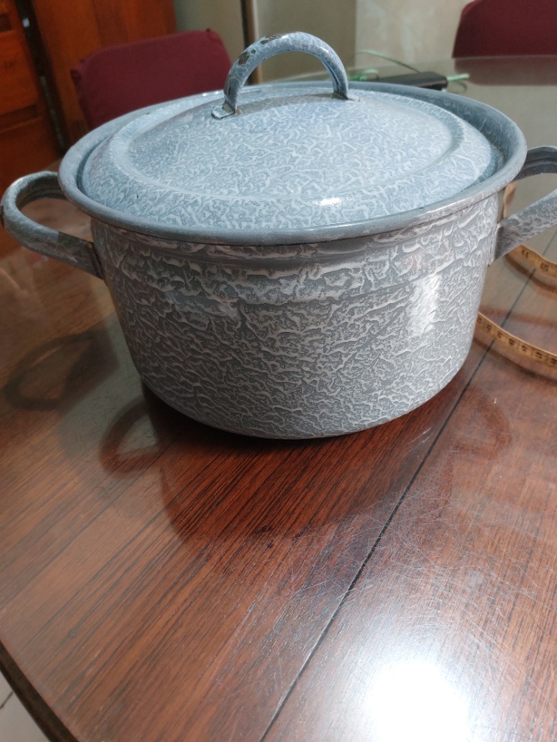 Panci besi tebal ukuran 25cm, Kitchen & Appliances di Carousell
