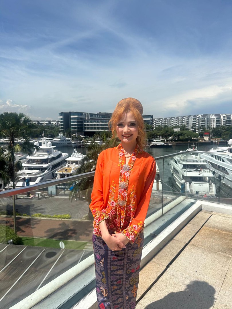 (RENT) Authentic Peranakan Nyonya Kebaya Batik Orange Set with ...