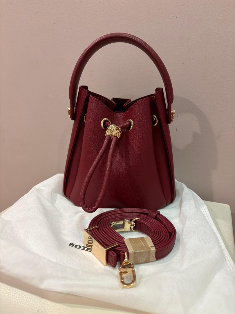 Sometimes Knoty Buckets, Women's Fashion, Bags & Wallets, Shoulder Bags ...