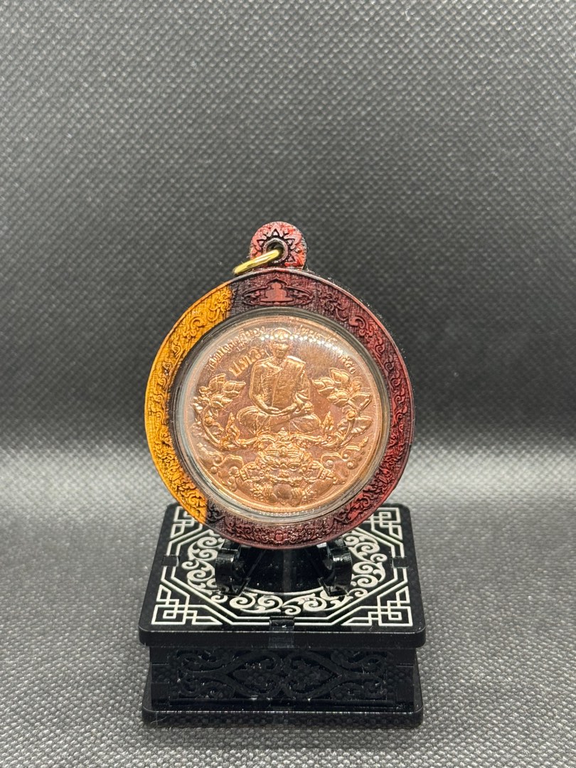 [Rare] BE2551 LP Chamnan Phra Phom lang Swan, Hobbies & Toys, Religious Items on Carousell