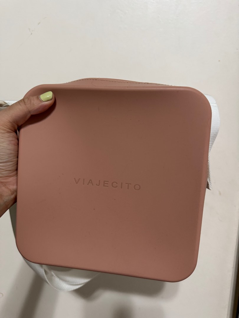 VIAJECITO, Women's Fashion, Bags & Wallets, Shoulder Bags on Carousell